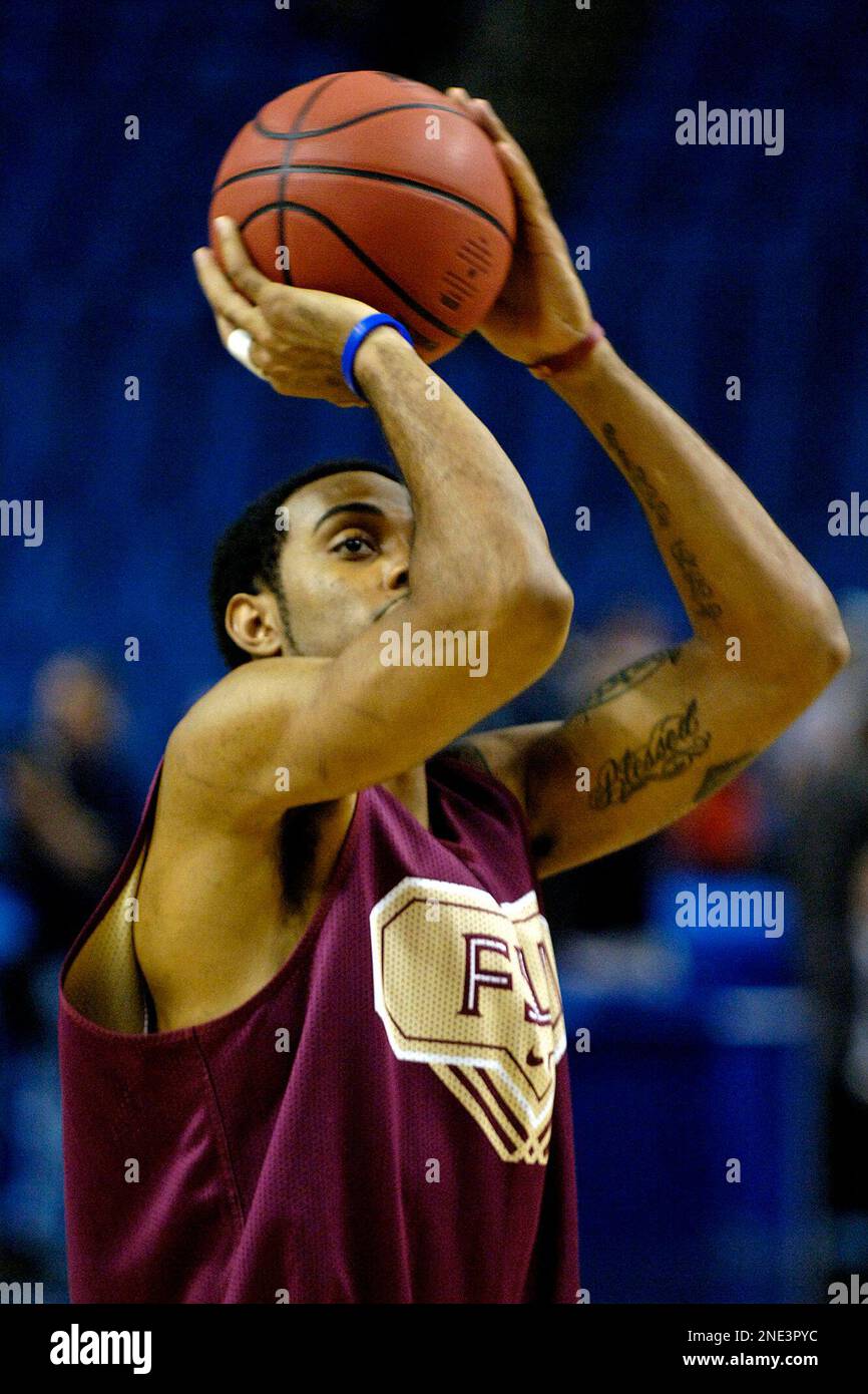 Florida State guard Derwin Kitchen shoots the ball during NCAA college ...