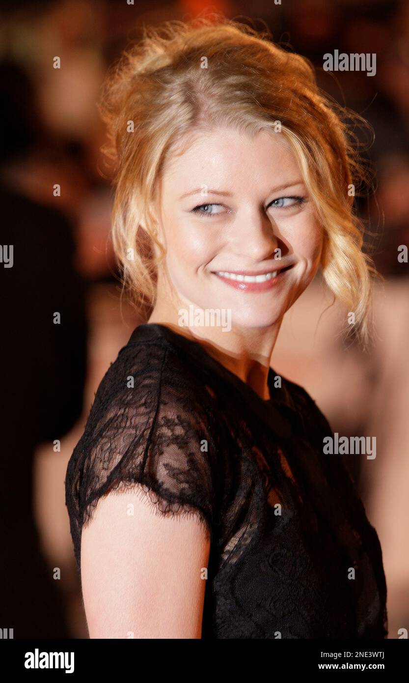 Australian actress Emilie De Ravin arrives on the red carpet for the UK ...