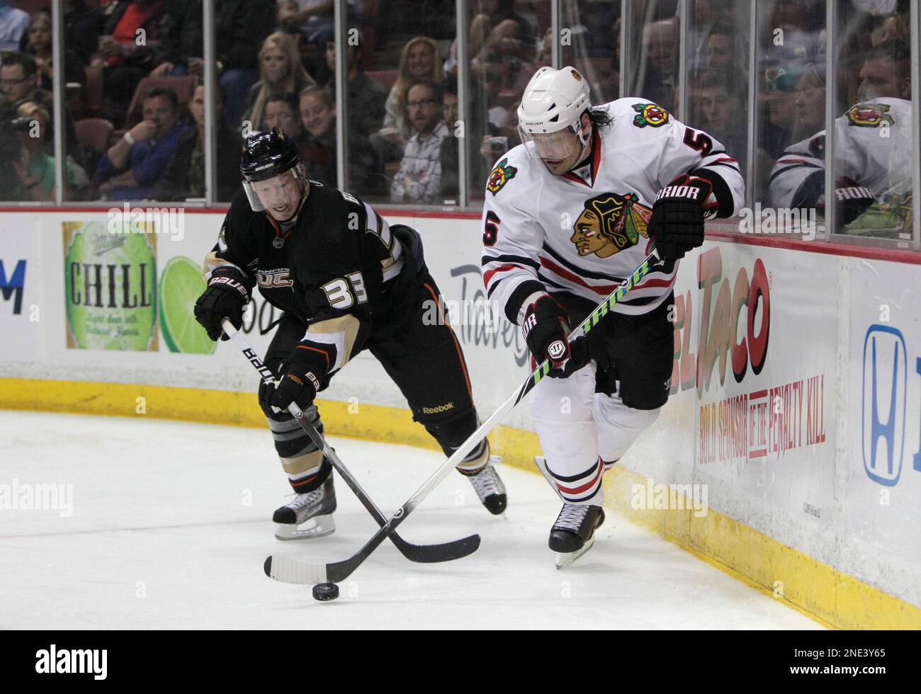 Chicago Blackhawks defenseman Brent Sopel, right, and Anaheim Ducks ...