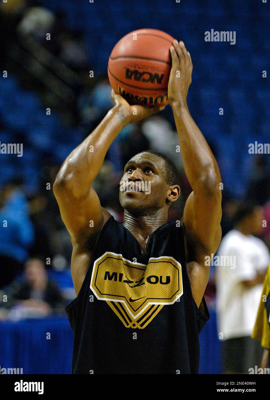 Missouri guard J.T. Tiller shoots the ball during NCAA college ...