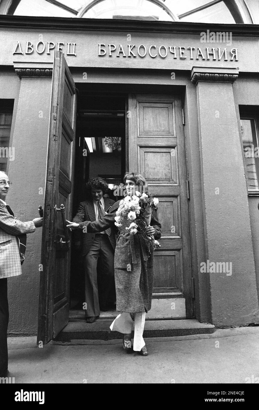 Former World Chess Champion Boris Spassky and his French Bride Marina ...