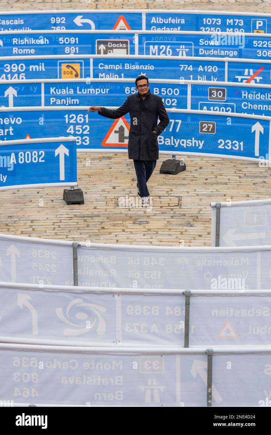 Intersecting spirals hi-res stock photography and images - Alamy