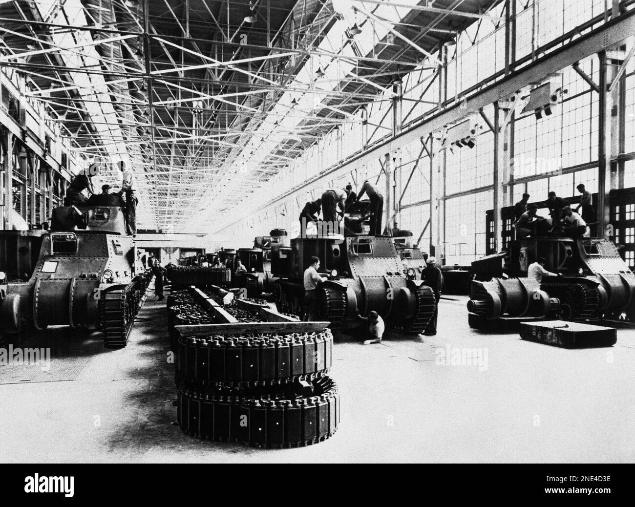 M-3 tanks roll off three assembly lines at the Chrysler Corporations ...