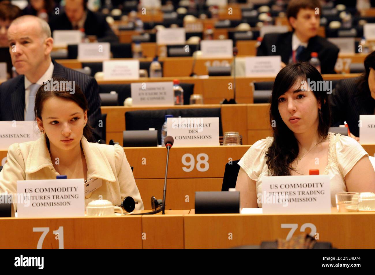 The two daughters Lee Gensler, right, and Isabel Gensler, left, of US ...