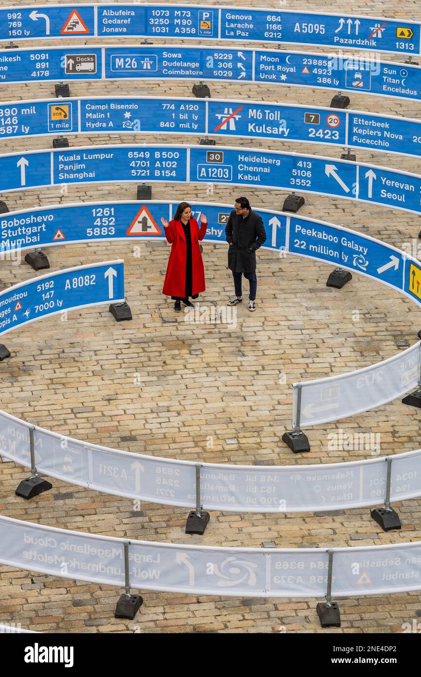 Intersecting spirals hi-res stock photography and images - Alamy