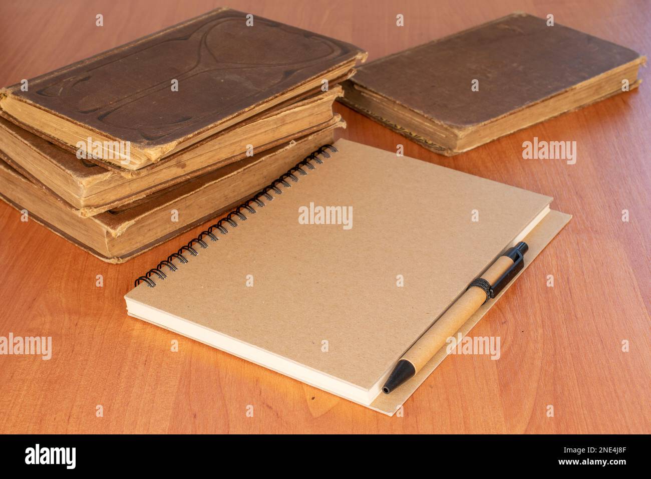 Office table pencil paper document hi-res stock photography and images ...
