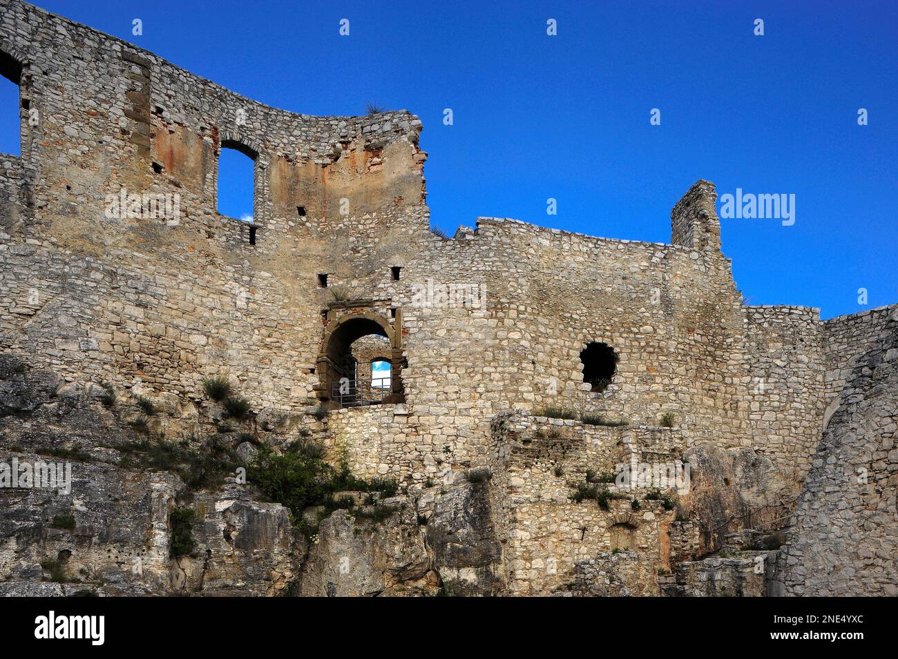 Moulded to the rocks: the lower levels of the 13th century walls of ...