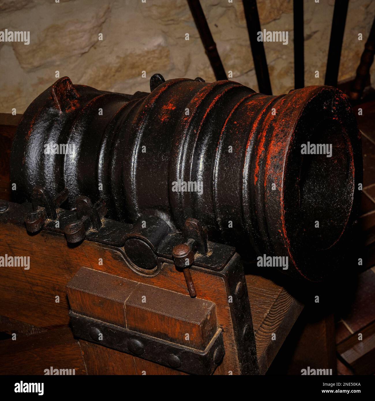 Timber mortar mount hi-res stock photography and images - Alamy
