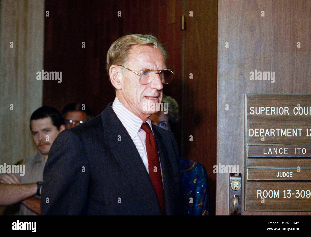 Charles Keating, former head of Lincoln savings and Loan, leaves a Los ...