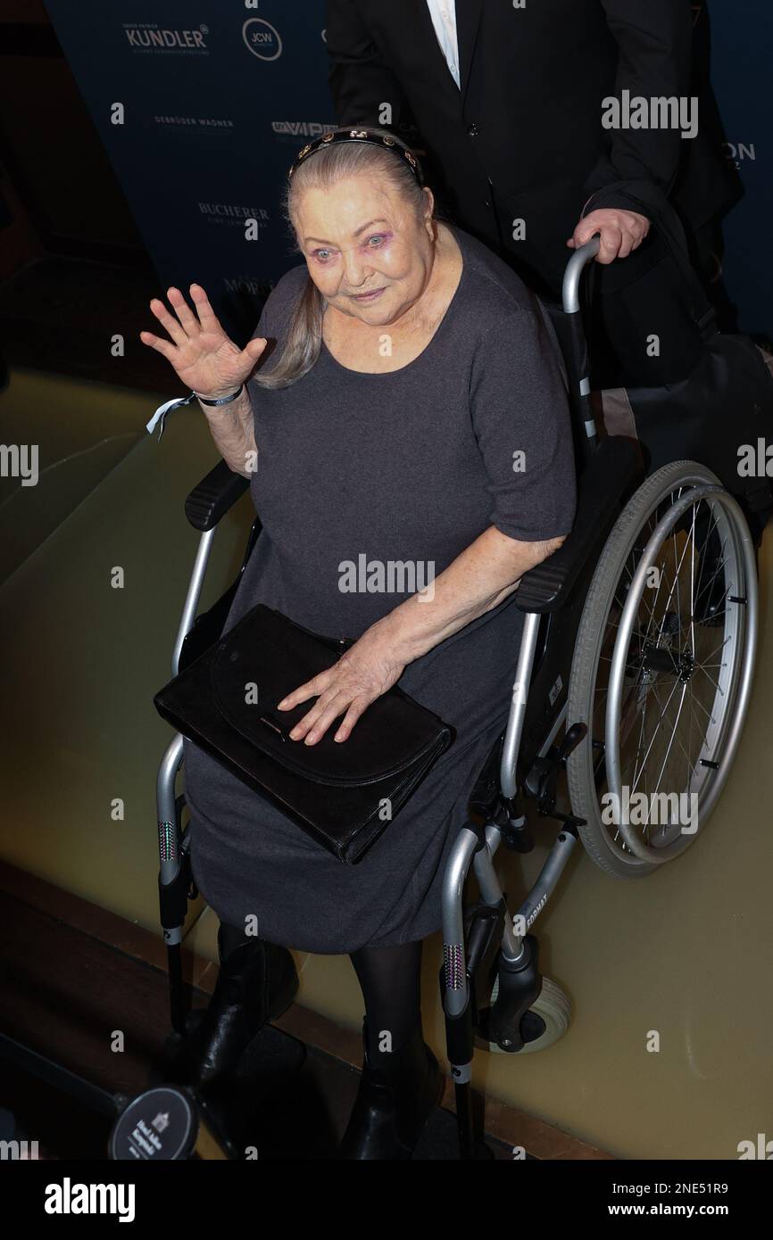 Berlin, Germany. 15th Feb, 2023. Actress Karin Baal comes to the gala ...