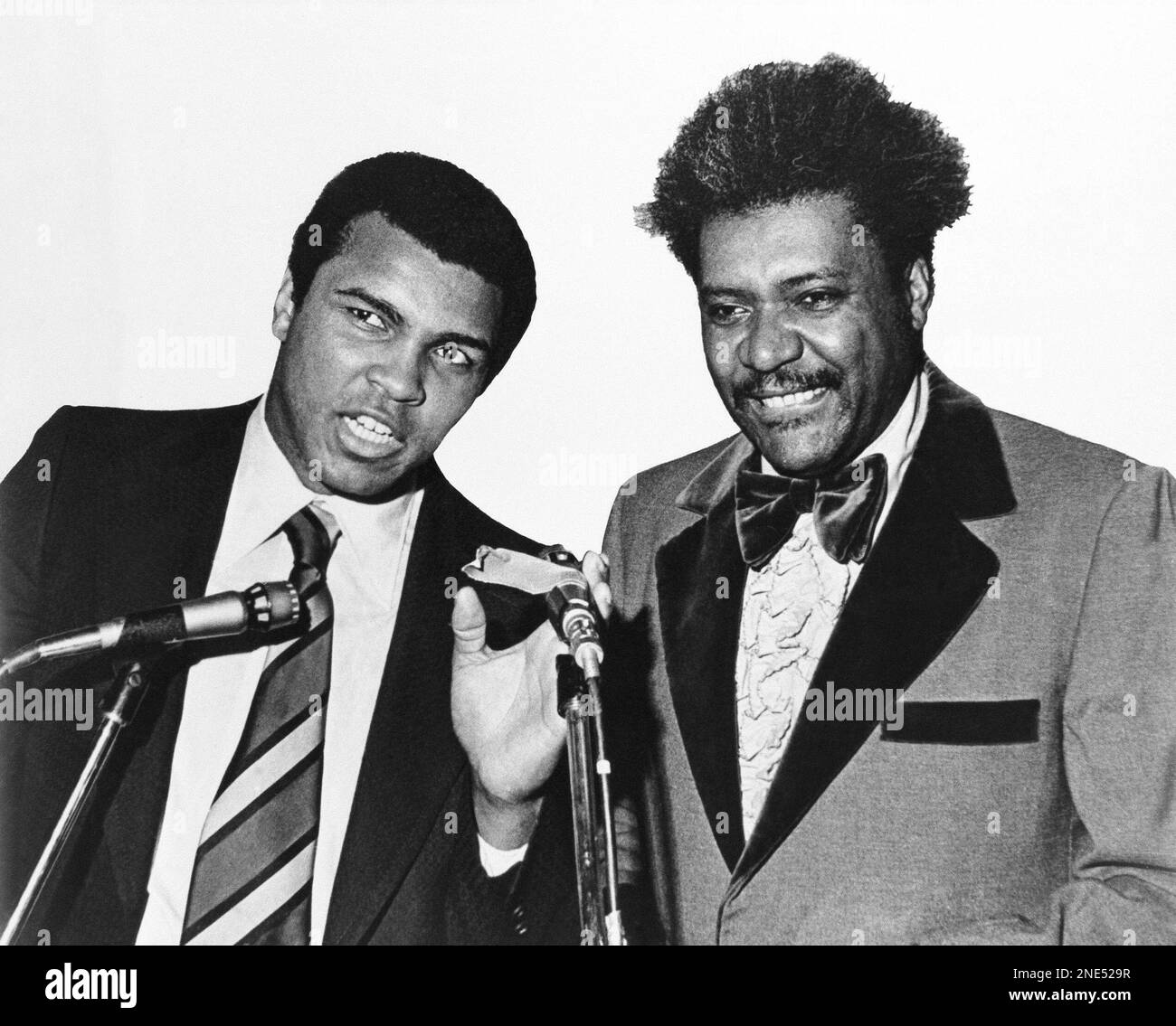 Heavyweight champion Muhammad Ali, left, with promoter Dong King in ...