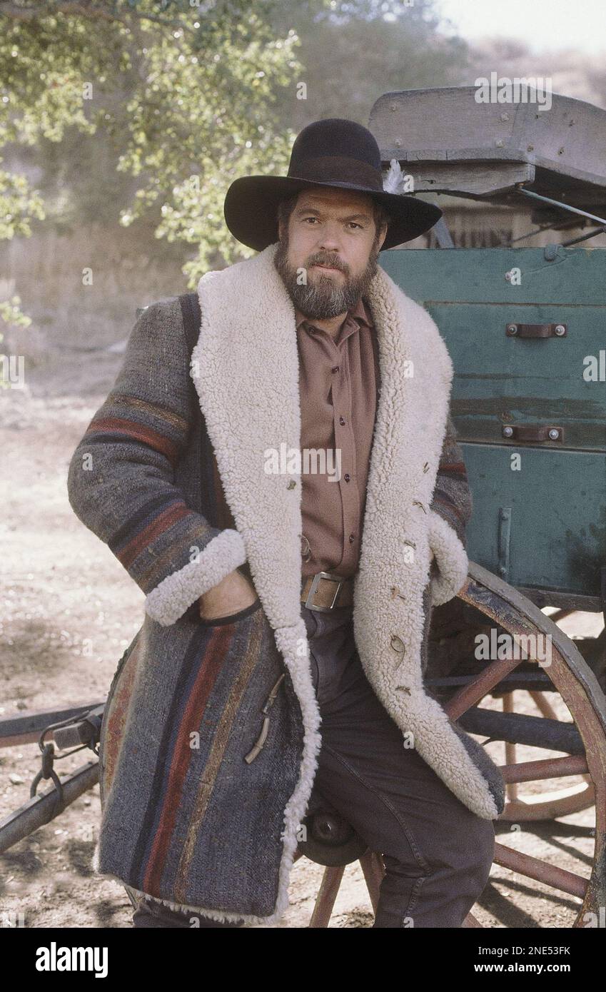 Actor Merlin Olsen as John Michael Murphy in new TV series "Father ...