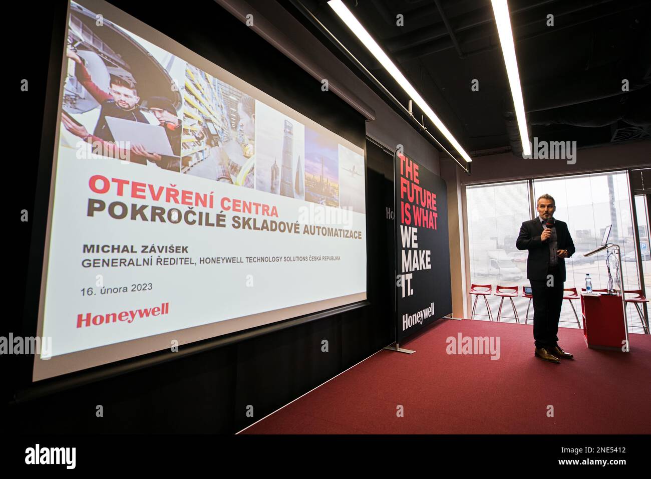 Honeywell technology solutions hi-res stock photography and images - Alamy