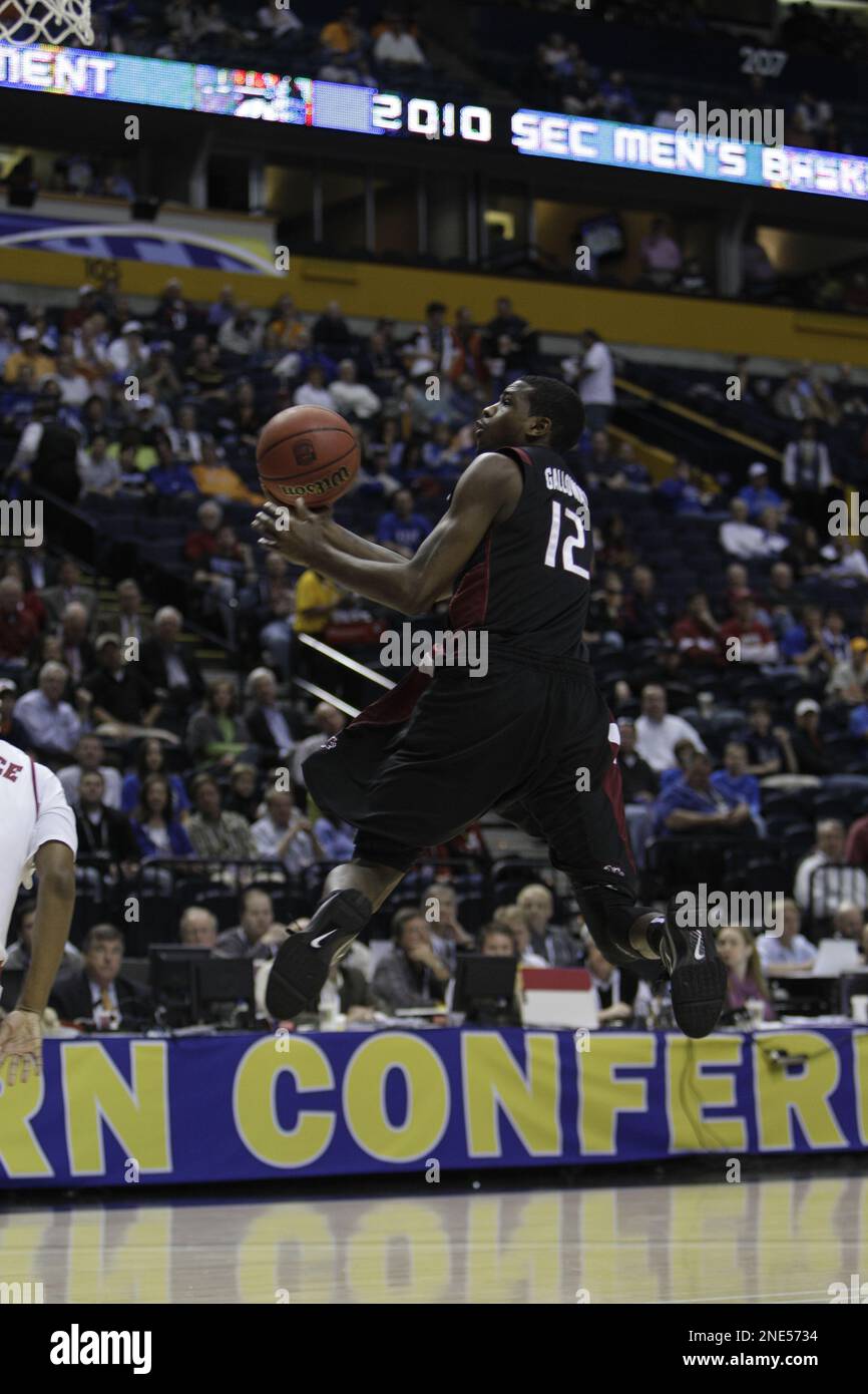 South Carolina guard Ramon Galloway (12) shoots against Alabama in the ...