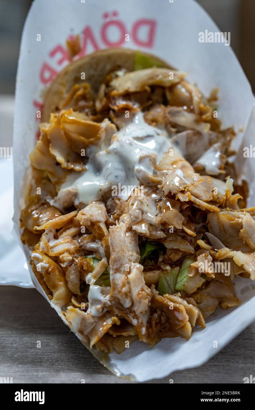 Open chicken wrap hi-res stock photography and images - Alamy