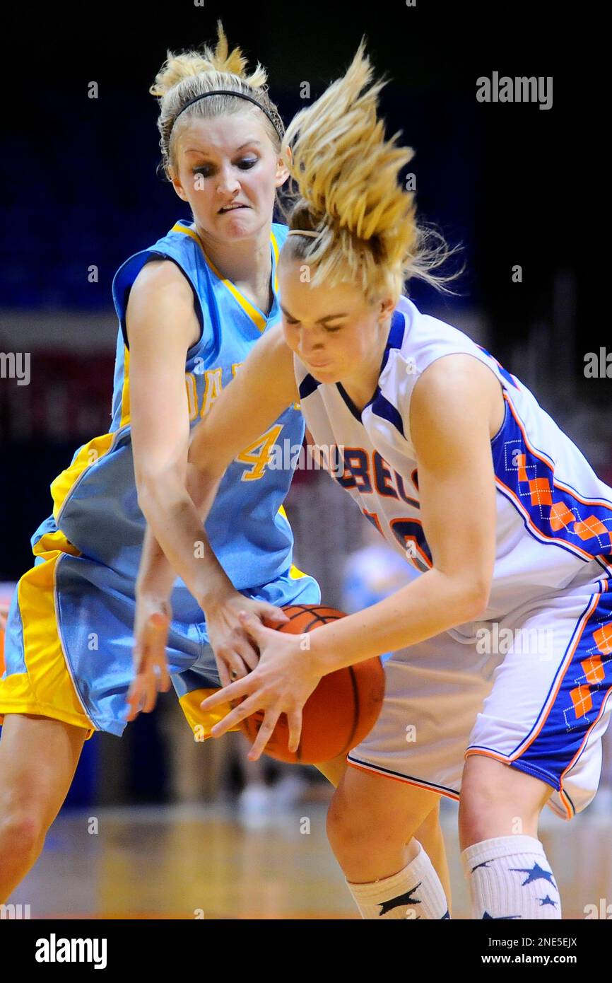 Oak Glen's Kiley King, left, battles Tolsia's Katie Lahoda for a loose ...