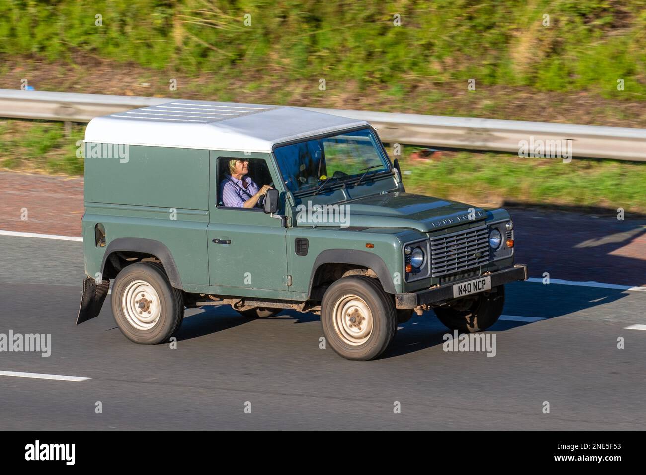 2014 Green SWB LAND ROVER DEFENDER 2198cc SUV 4x4 Diesel 6 speed manual ...