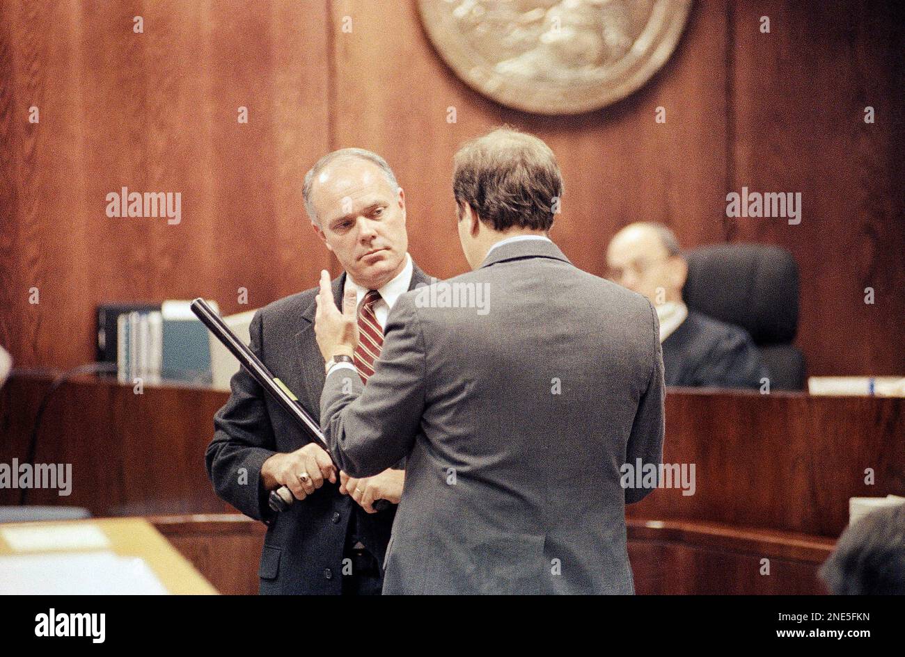 Los Angeles police Sgt. Stacey Koon listens to Deputy District Attorney ...