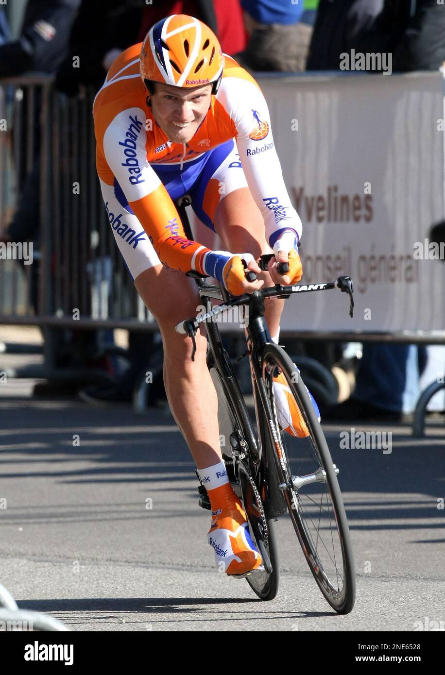 Lars Boom of Netherlands cycles to wins the prologue of the Paris-Nice ...