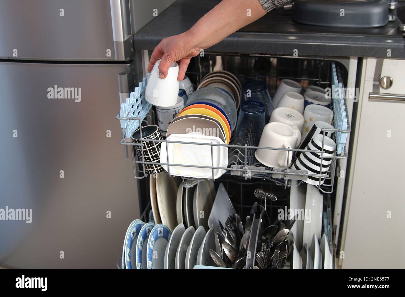 Dish washers hi-res stock photography and images - Alamy