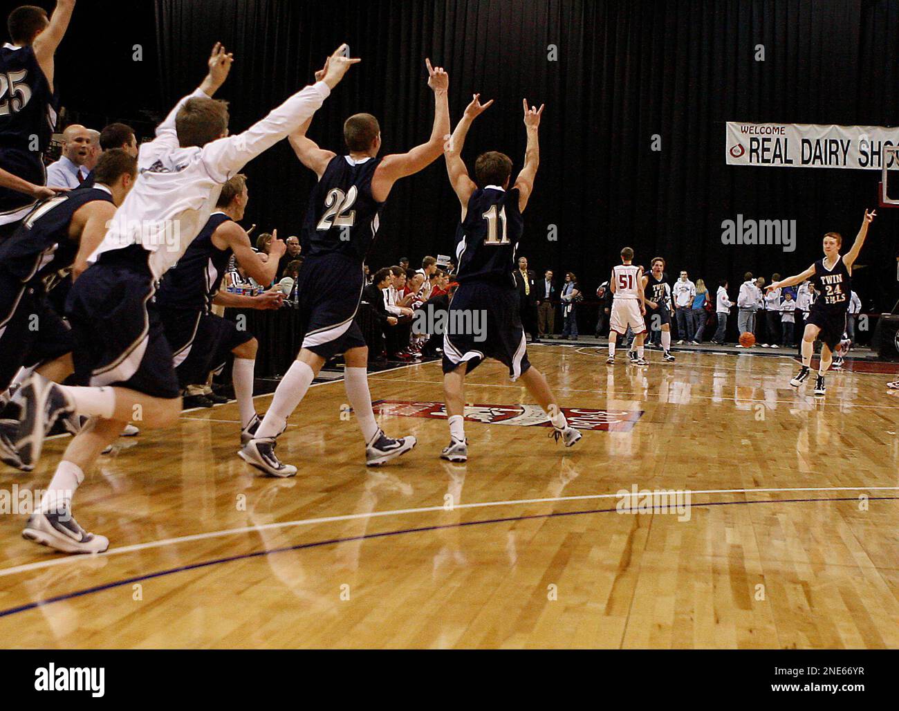 Twin Falls celebrates after defeating Moscow in the 4A Boys State ...