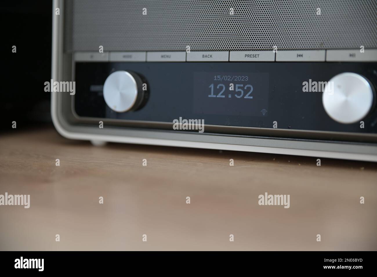 Vintage clock radio hi-res stock photography and images - Alamy