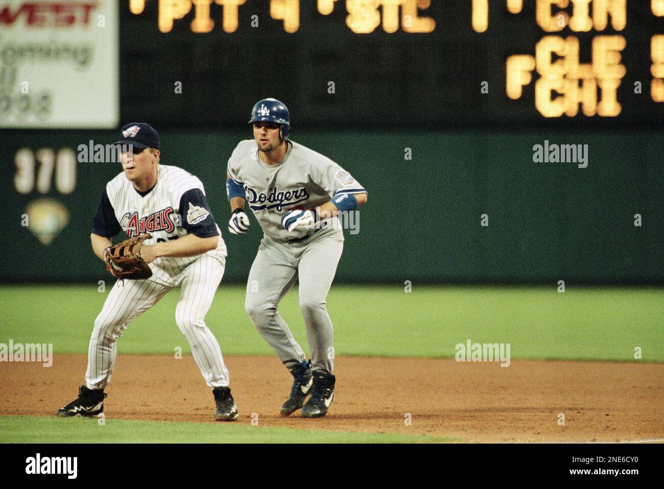 Los Angeles Dodgers? Paul Konerko takes a lead off first behind Anaheim ...