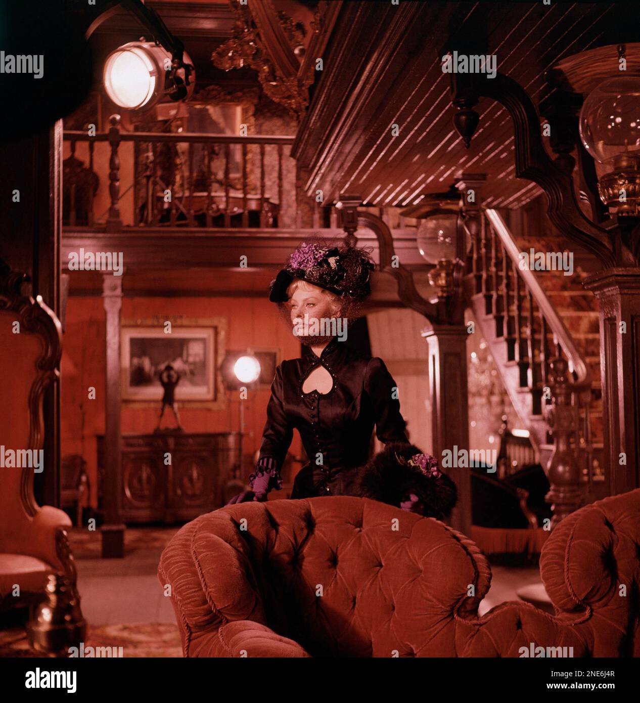 Actress Sophia Loren in costume, on set for movie ?Heller With a Gun ...