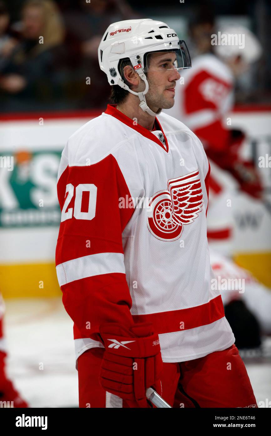 Detroit Red Wings left winger Drew MIller warms up before facing the ...