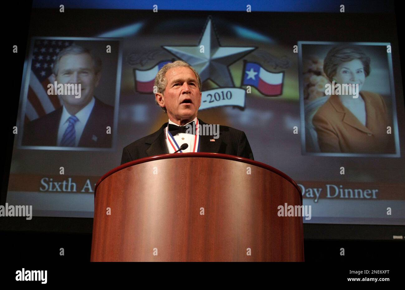 Former President George W. Bush accepts the History-Making Texan Award ...