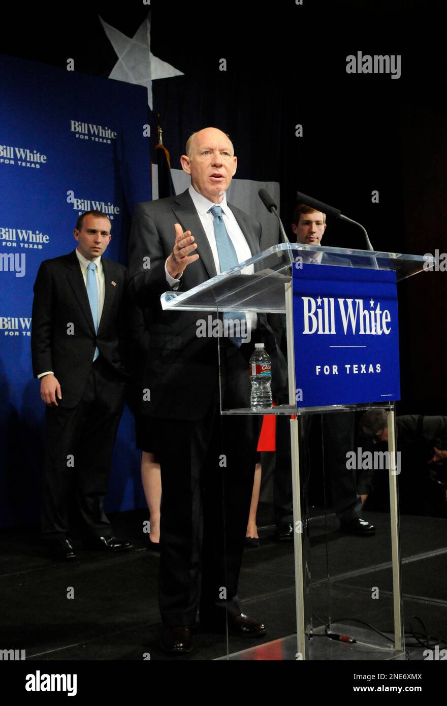 Texas democratic gubernatorial candidate Bill White, backed up by sons ...