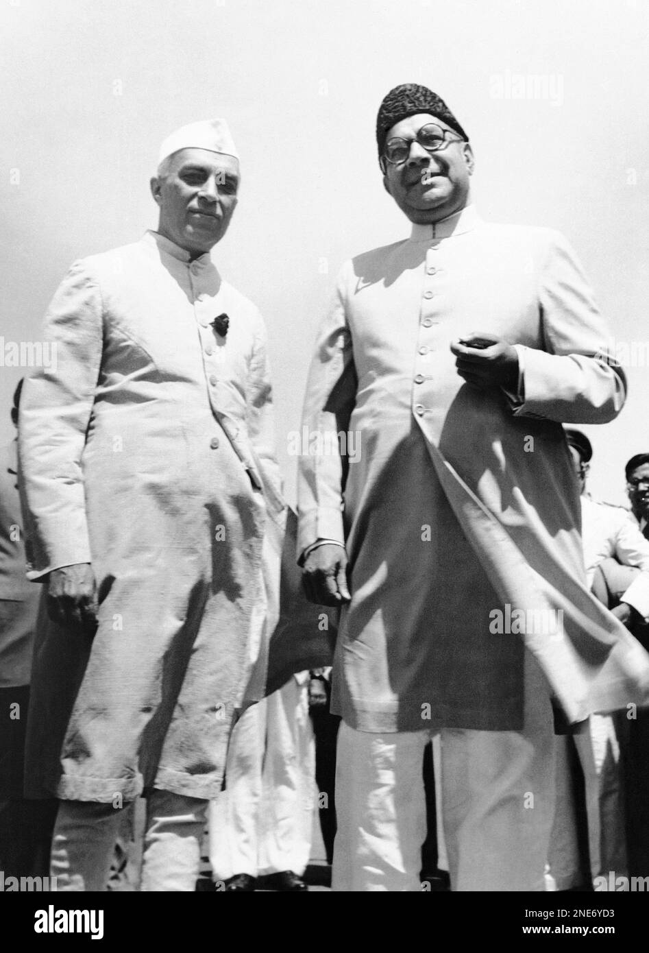 India Premier Jawaharlal Nehru, left, and Pakistan's first Prime ...