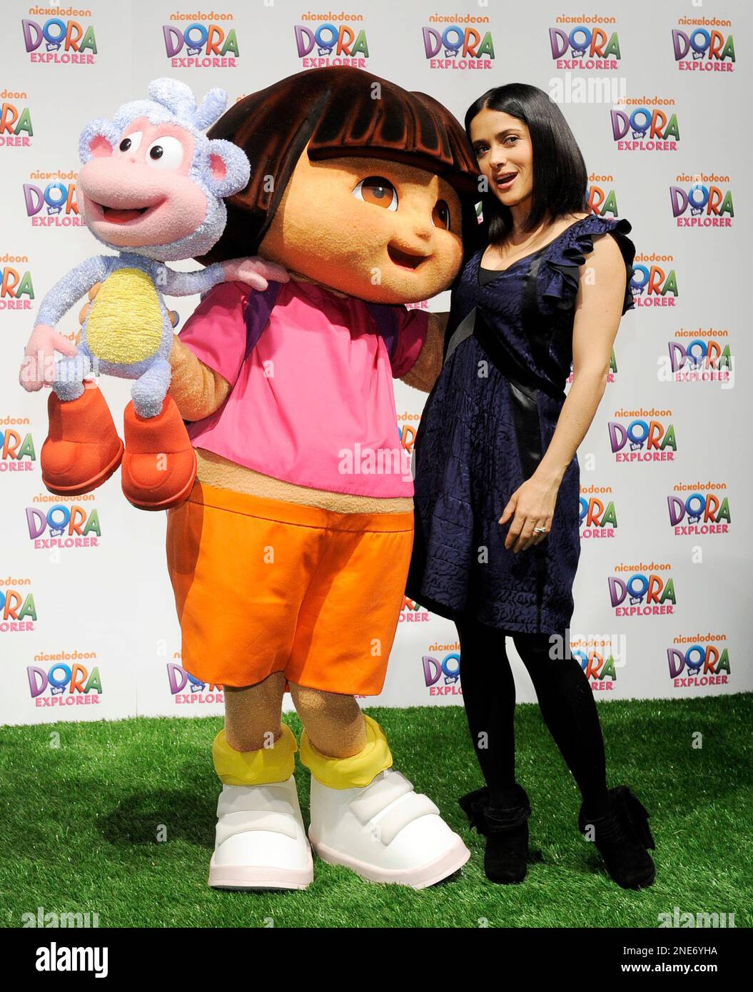 Actress Salma Hayek poses with "Dora the Explorer" and "Boots the ...