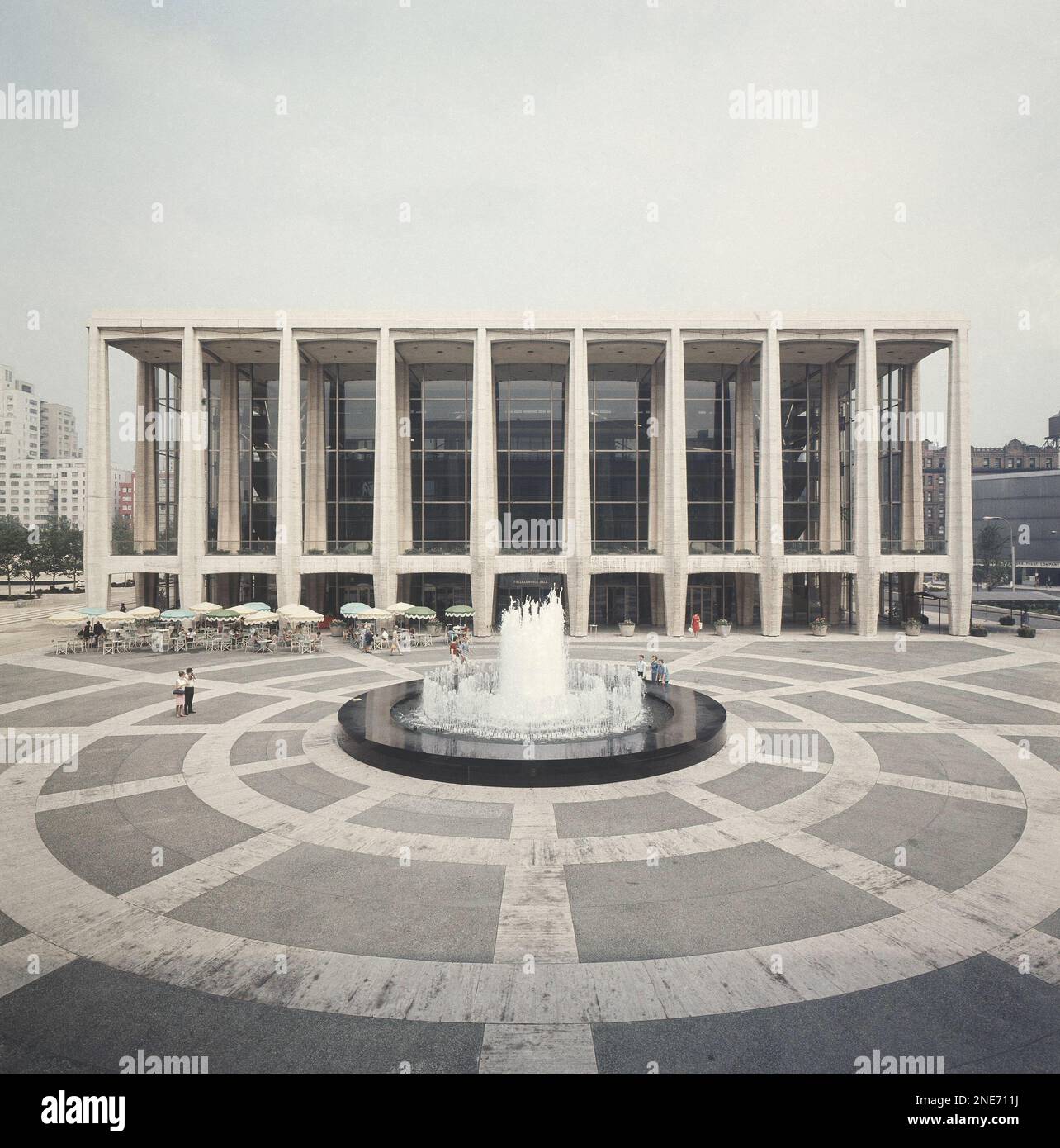 Exterior views of Philhammonic Hall at the Lincoln Center in New York ...