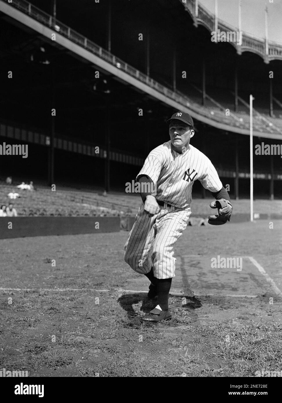 Yankee pitcher, Spurgeon Chandler is shown, Aug. 30, 1943. (AP Photo ...