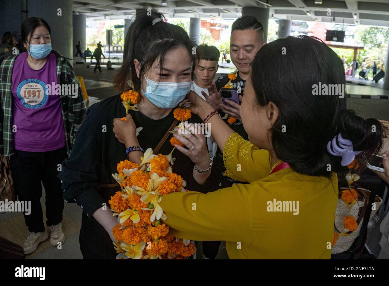 Welcome garlands hi-res stock photography and images - Alamy