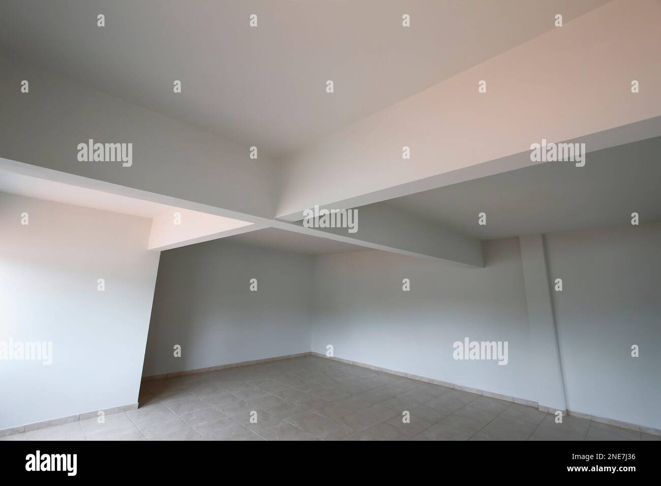 internal view of new and available empty property - interior ...