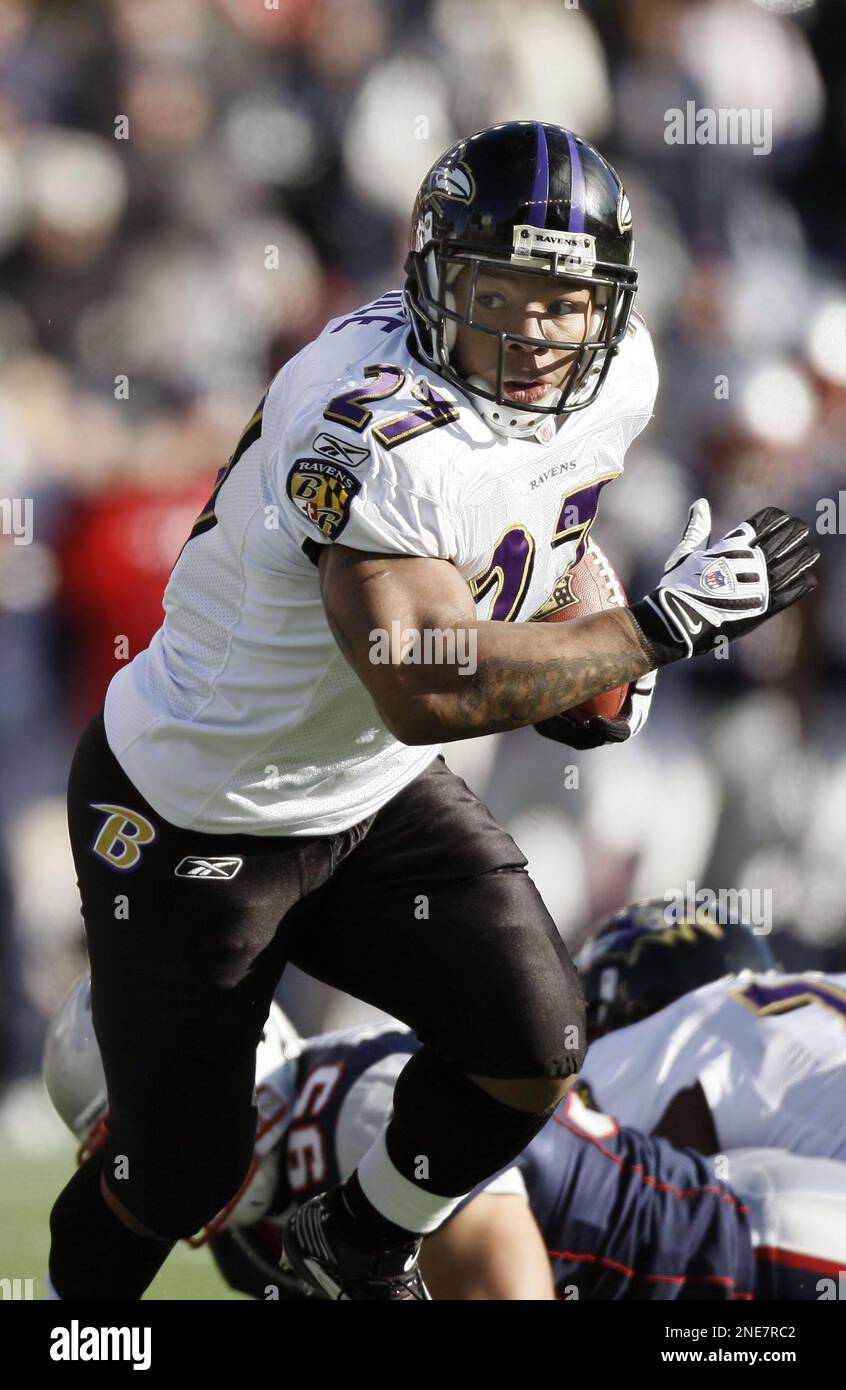 Baltimore Ravens running back Ray Rice (27) runs with the ball during ...