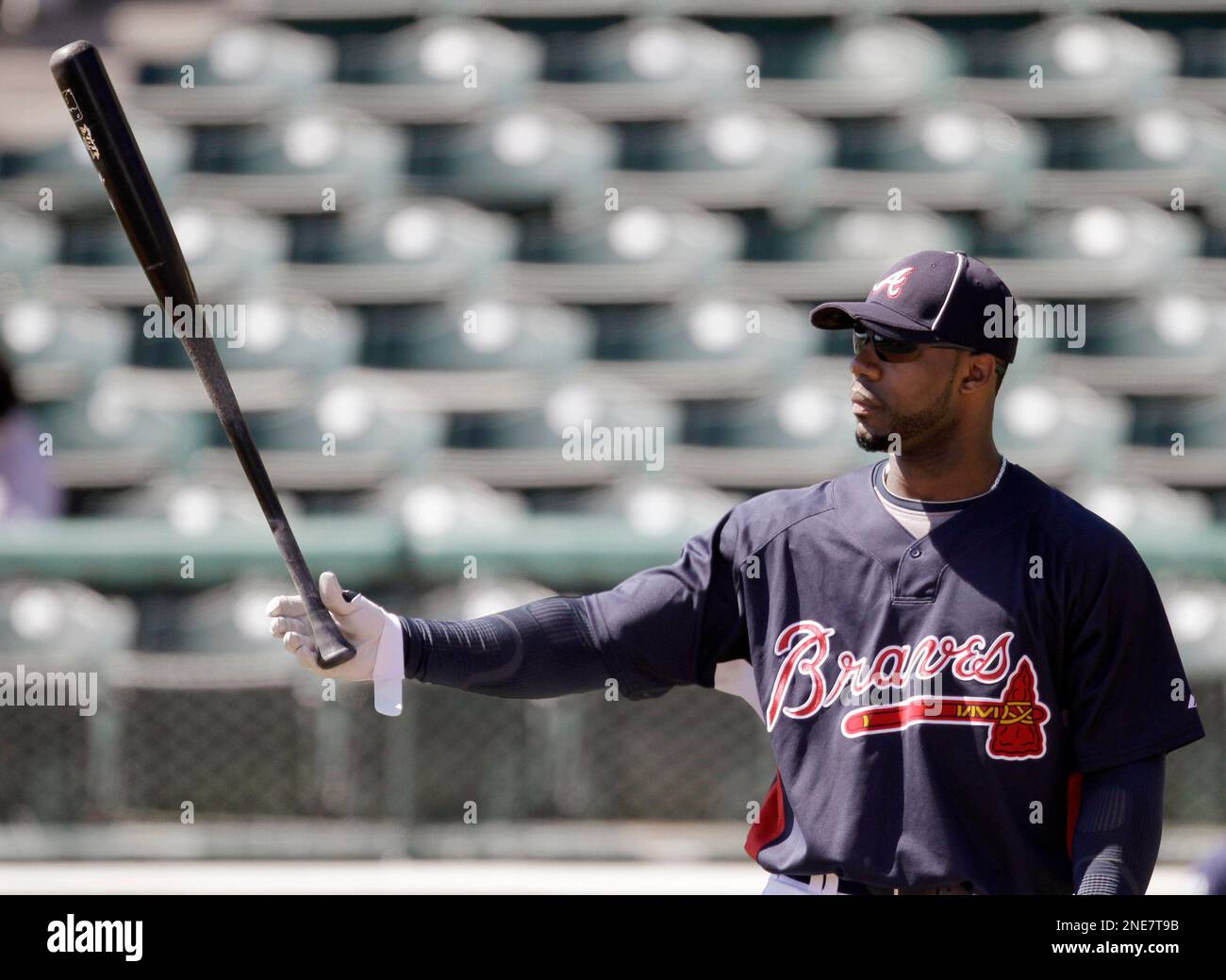 Atlanta Braves outfielder Jason Heyward waits to hit during spring ...