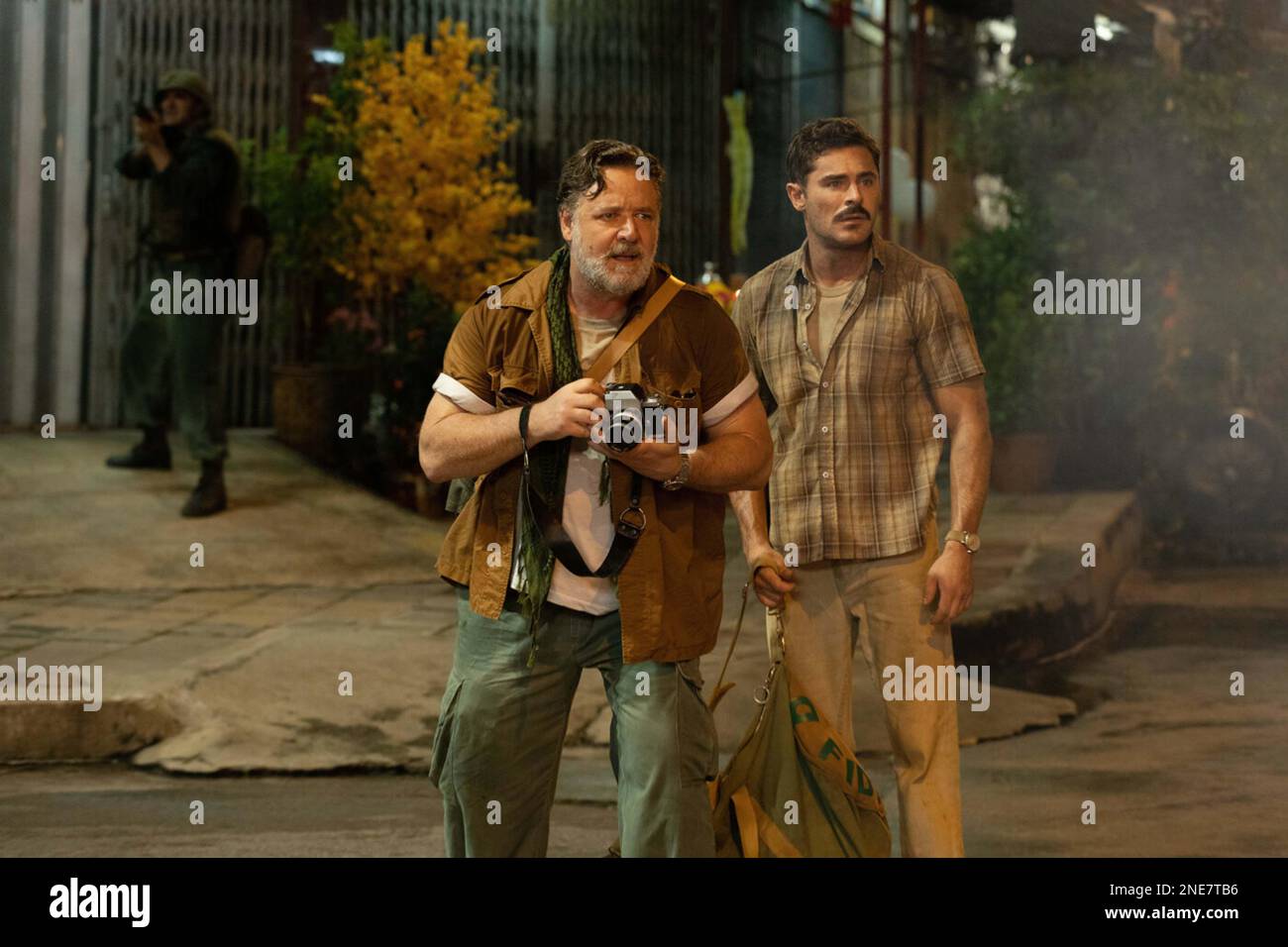 THE GREATEST BEER RUN EVER (2022) RUSSELL CROWE ZAC EFRON PETER ...