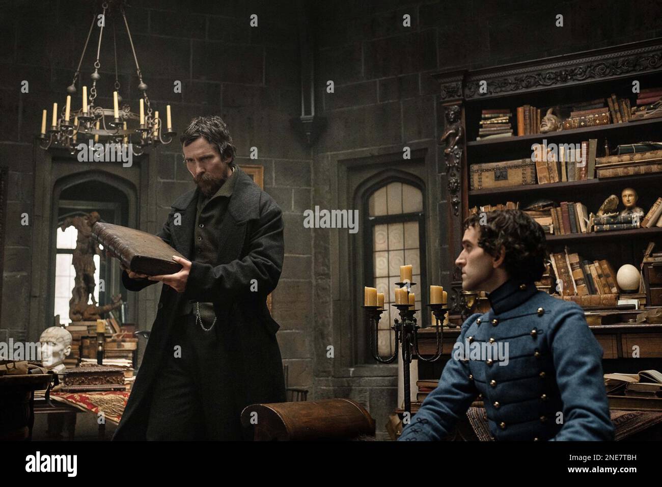 THE PALE BLUE EYE (2022) CHRISTIAN BALE HARRY MELLING SCOTT COOPER (DIR ...