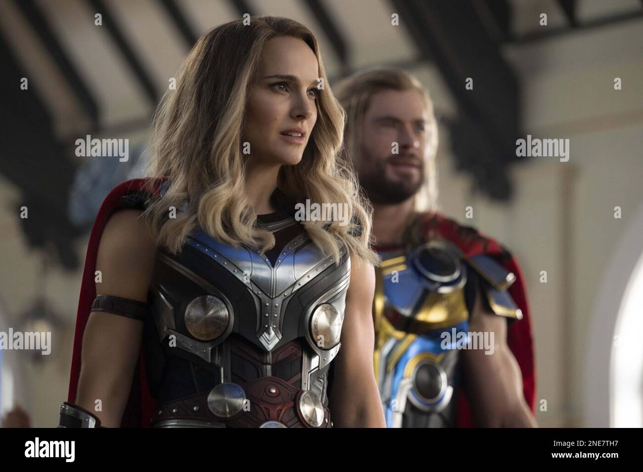THOR: LOVE AND THUNDER (2022) NATALIE PORTMAN CHRIS HEMSWORTH TAIKA ...