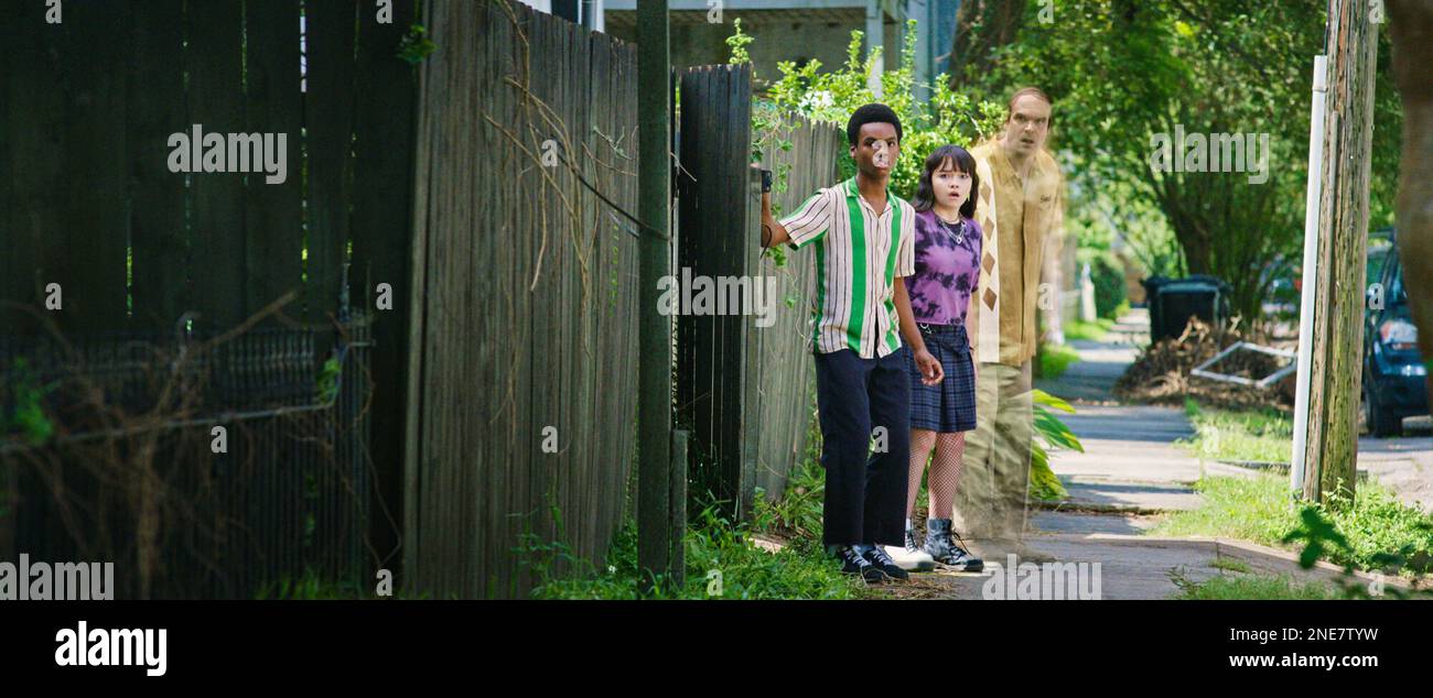 WE HAVE A GHOST (2023) JAHI WINSTON ISABELLA RUSSO DAVID HARBOUR ...