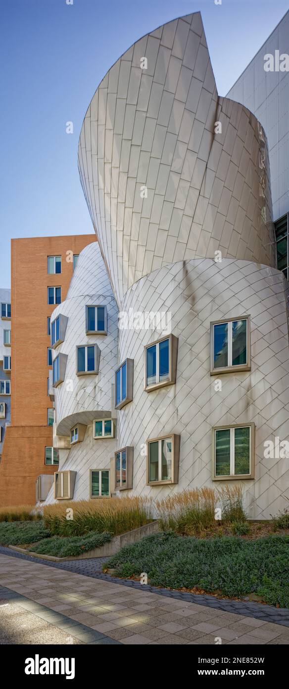 MIT’S “geek palace” – Ray and Maria Stata Center for Computer ...