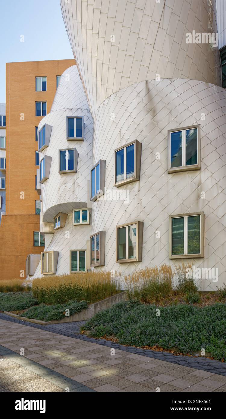 MIT’S “geek palace” – Ray and Maria Stata Center for Computer ...