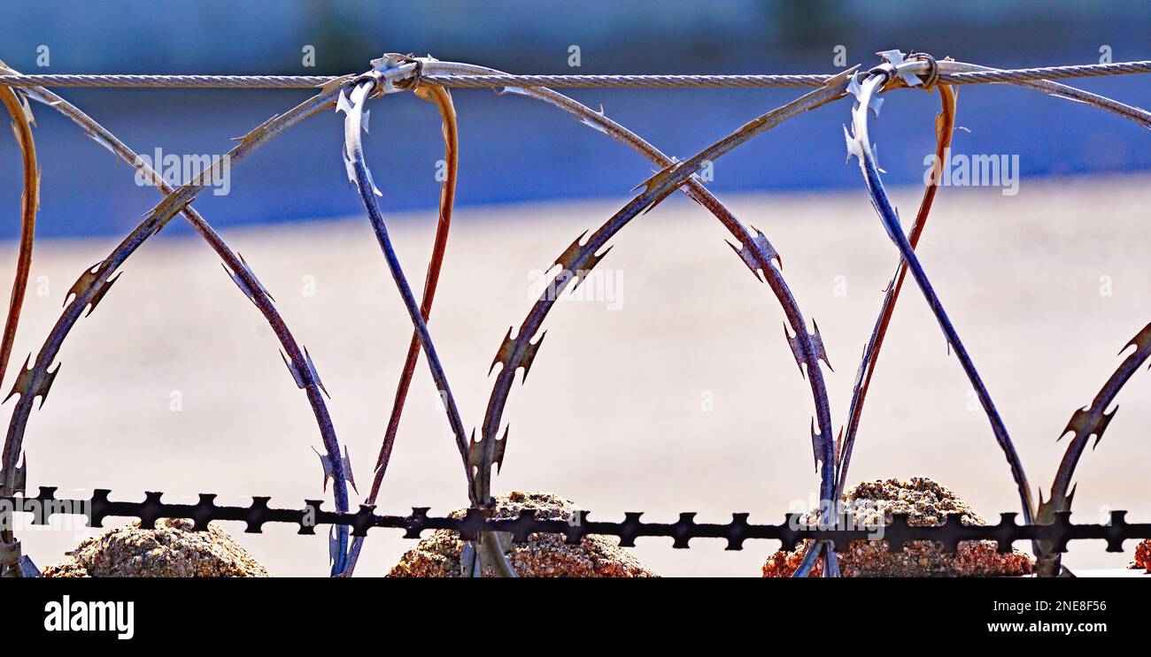 Wire grating hi-res stock photography and images - Alamy