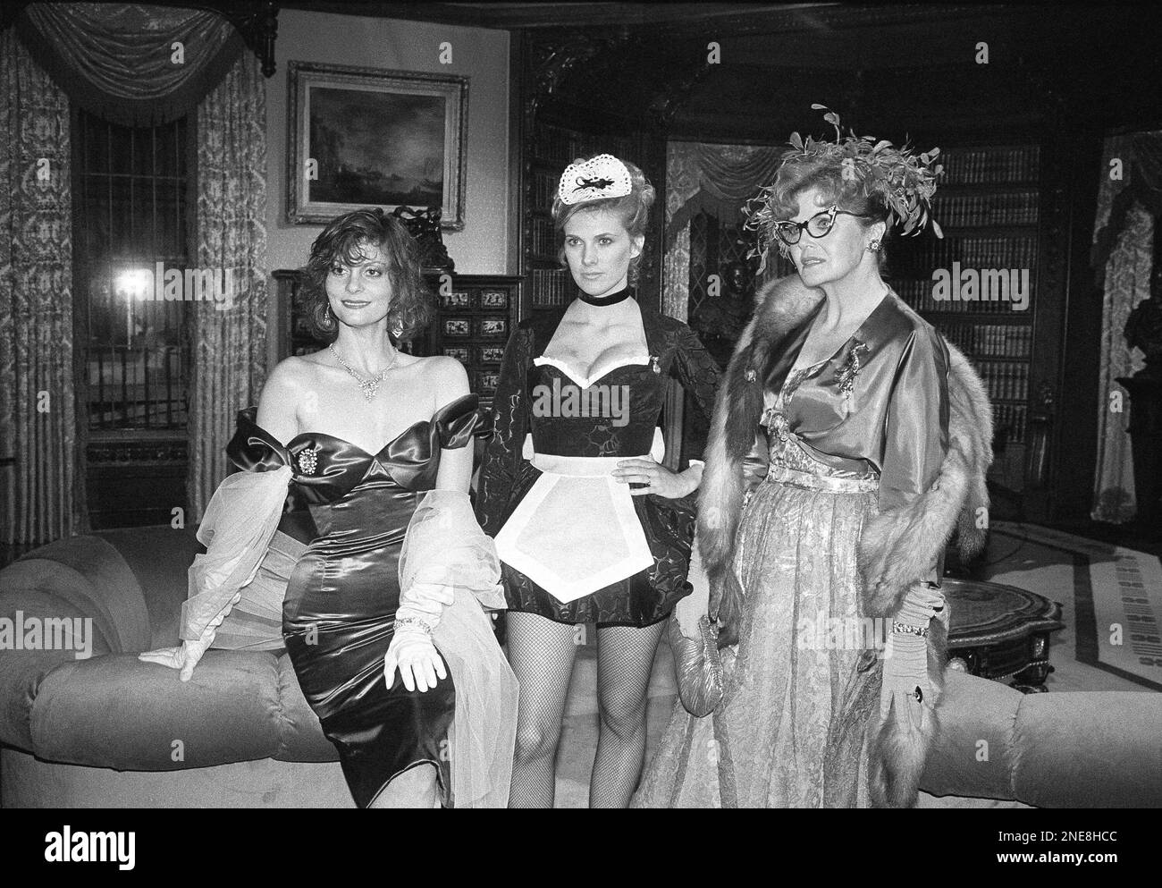Lesley Ann Warren Colleen Camp And Eileen Brennan Stand On The Set Of The Movie Clue May 19