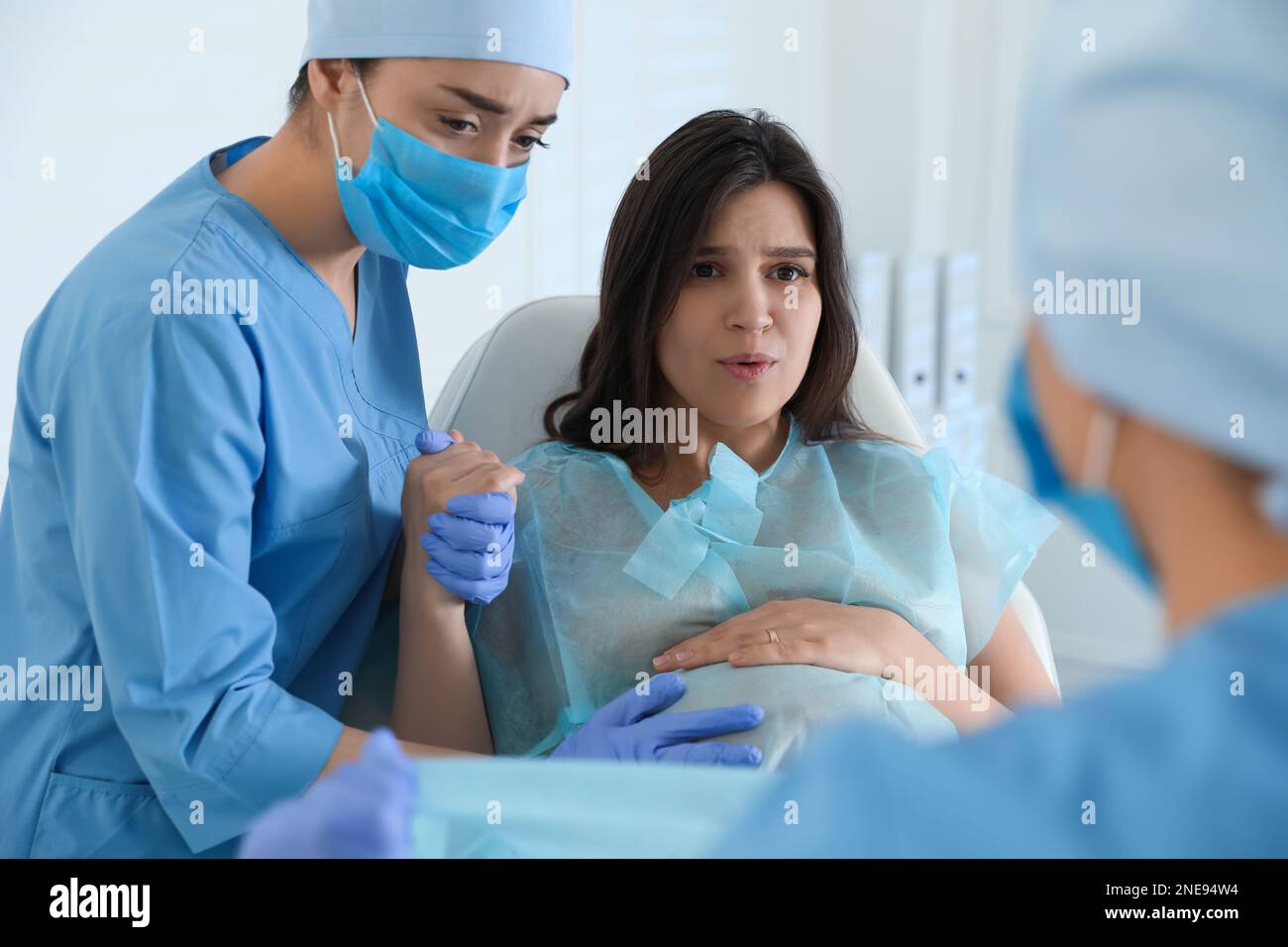 Woman giving birth hospital hi-res stock photography and images - Alamy