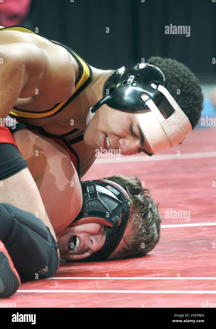 Eddyville Blakesburg's Dimitri Boyer rides Corning's Tyler Ogburn in ...