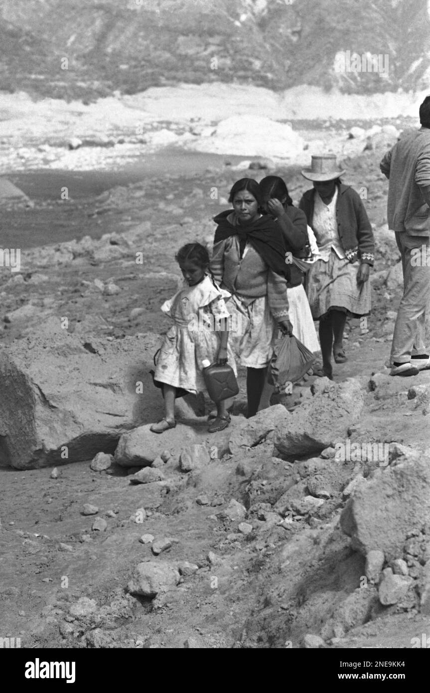 Earthquake 1970 hi-res stock photography and images - Alamy